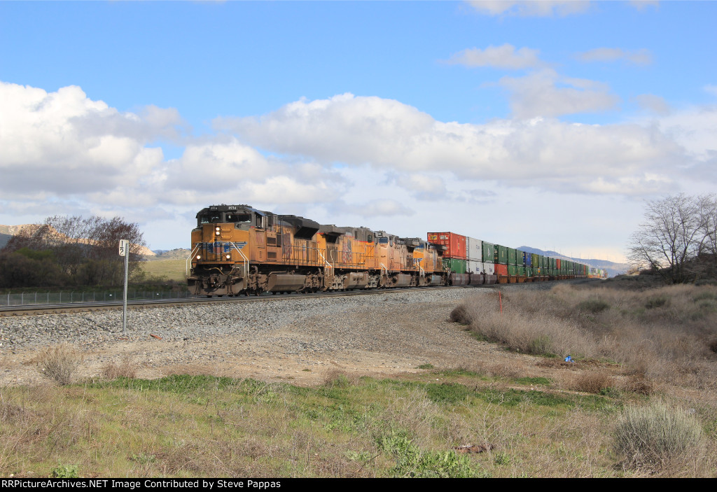 UP 8974 leads a train